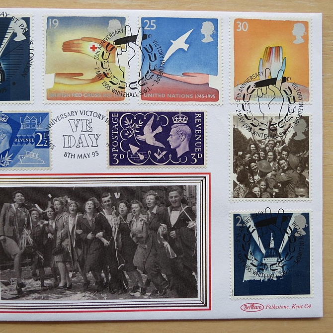 1995 VE Day 50th Anniversary 2 Pounds Coin Cover - Benham First Day Cover