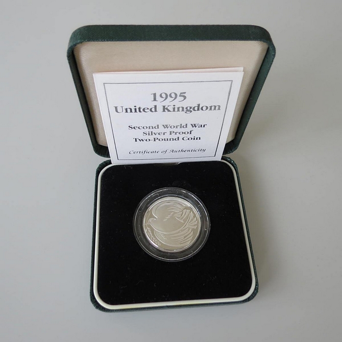 1995 Second World War WWII Silver Proof 2 Pound Coin - UK Royal Mint